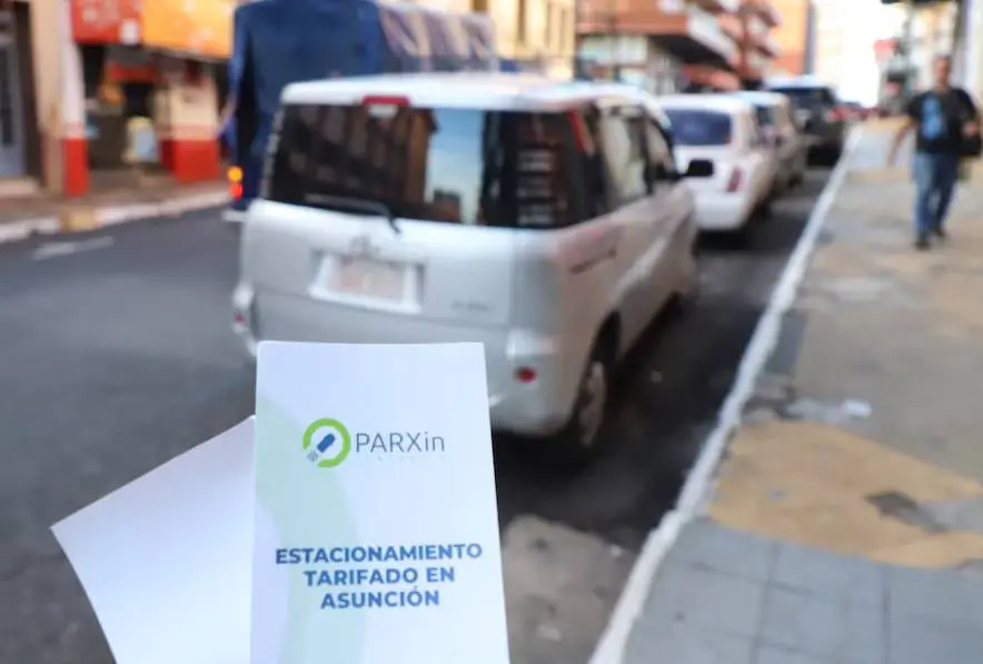 Reclaman devolución de pagos anticipados por estacionamiento tarifado